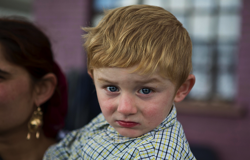 Două familii de rromi din România au primit scuze de la premierul ...