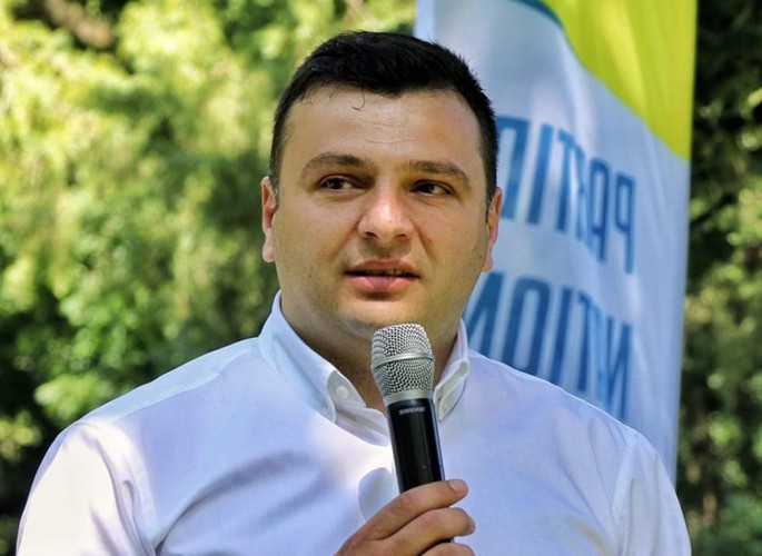 Sergiu Bâlcea: Domnul Fifor reuşeşte să adune noi funcţii, să aibă de ...