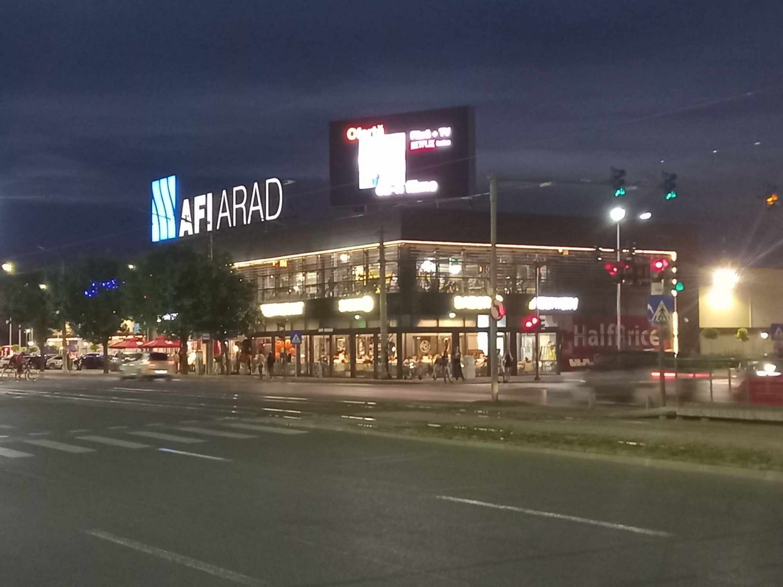 Atrium Mall și AFI Arad lăsate fără telefonie, internet și televiziune ...