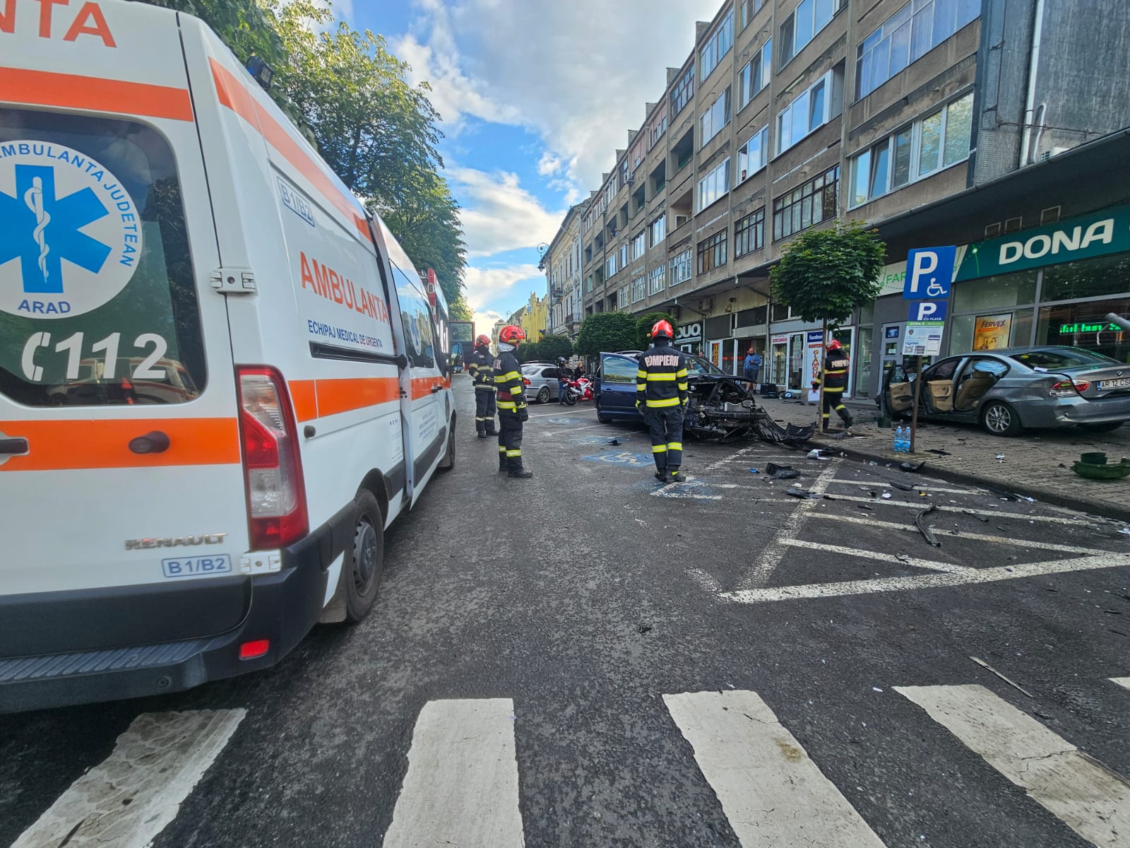 ACCIDENT cu TREI VICTIME în centrul Aradului (GALERIE FOTO) - NewsAr.ro